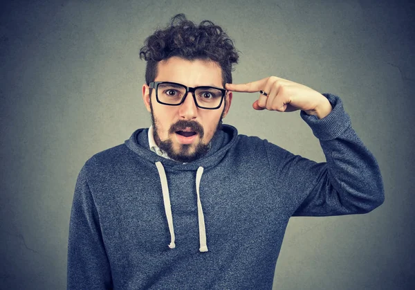 Reaccionar exageradamente fotos de stock, imágenes de Reaccionar ...