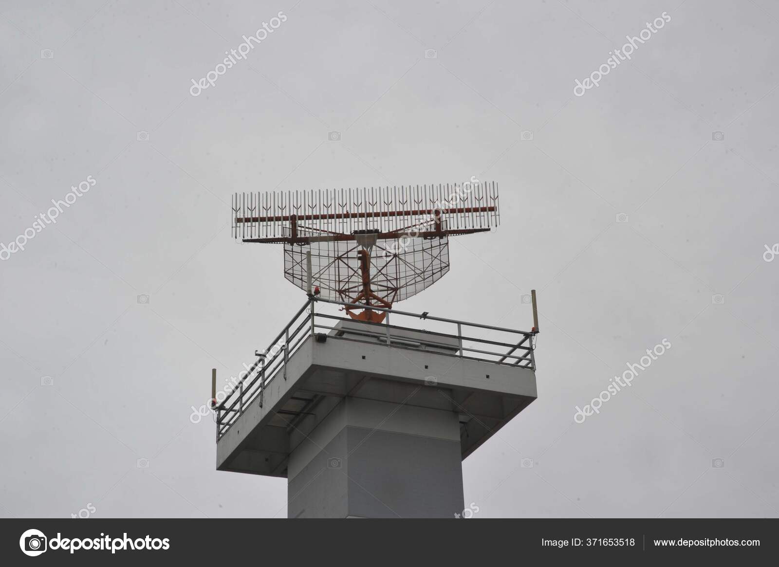 Airplane Radar Antenna