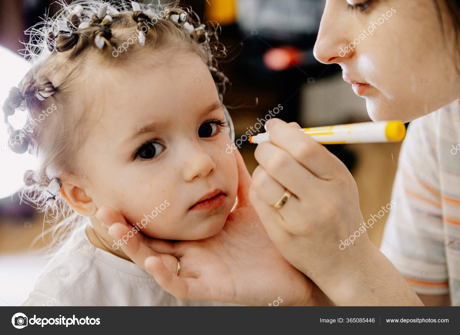 Ukraine Makeup Artist | Saubhaya Makeup