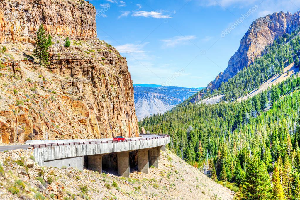 Grand Loop Road a través de Golden Gate Canyon de Yellowstone Nation 2022
