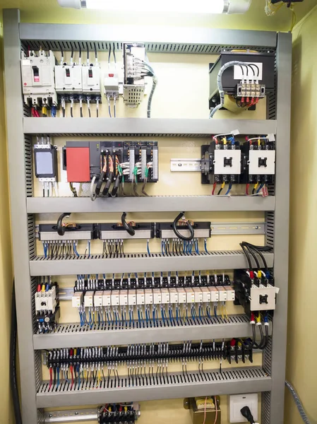 control de m quina industrial de alta tecnolog a por registro de ...