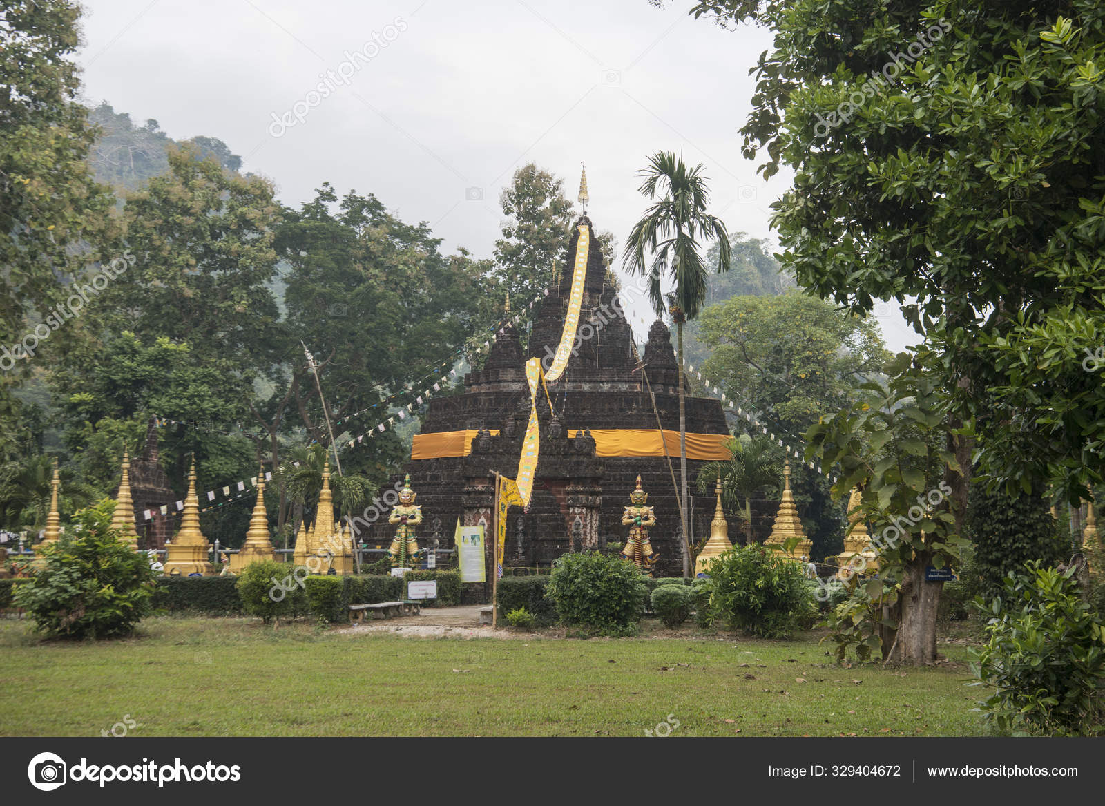 Steps Way Wat Tham Pla Cave Monkey Cave Town Mae — Stock Editorial ...