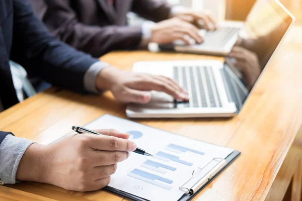 Proyecciones financieras fotos de stock, imágenes de Proyecciones financieras sin royalties ...