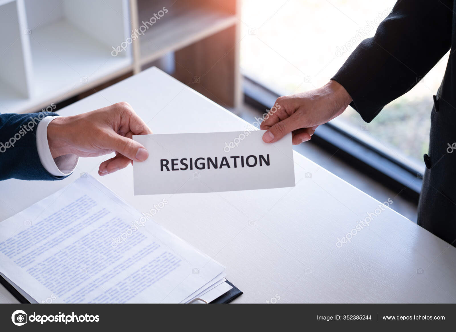 Empleado Empresario Presentar Enviar Carta Documento Renuncia Gerente ...