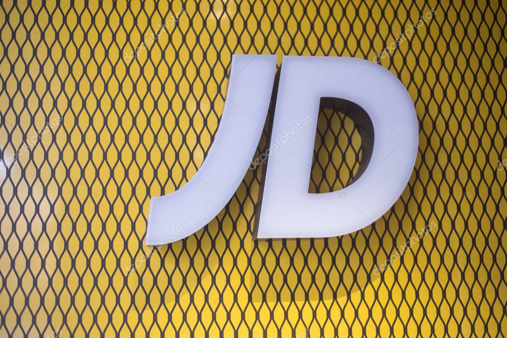 Logotipo de JD en la tienda, JD es la famosa marca de ropa deportiva ...
