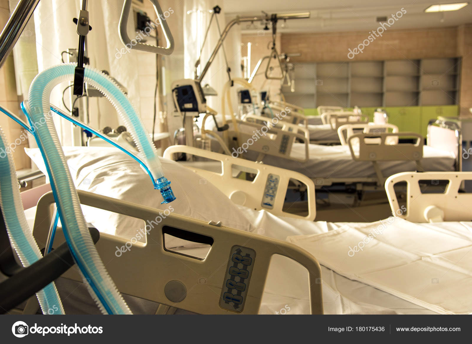 Special equipment for artificial respiration in a resuscitation — Stock ...