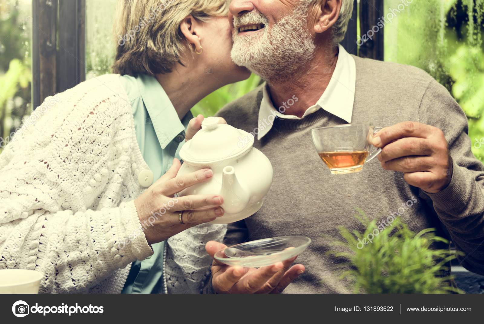 pareja de ancianos tomando té — Fotos de Stock © Rawpixel #131893622