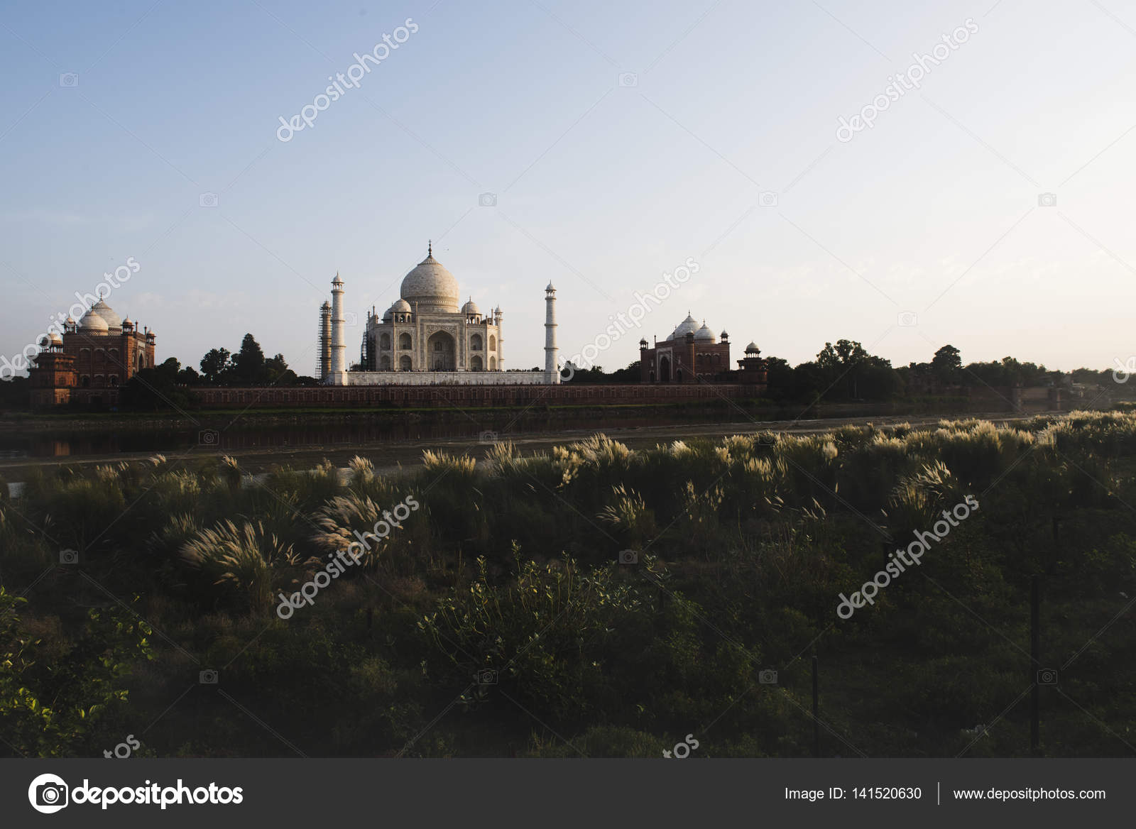 Taj mahal complex — Stock Photo © Rawpixel #141520630