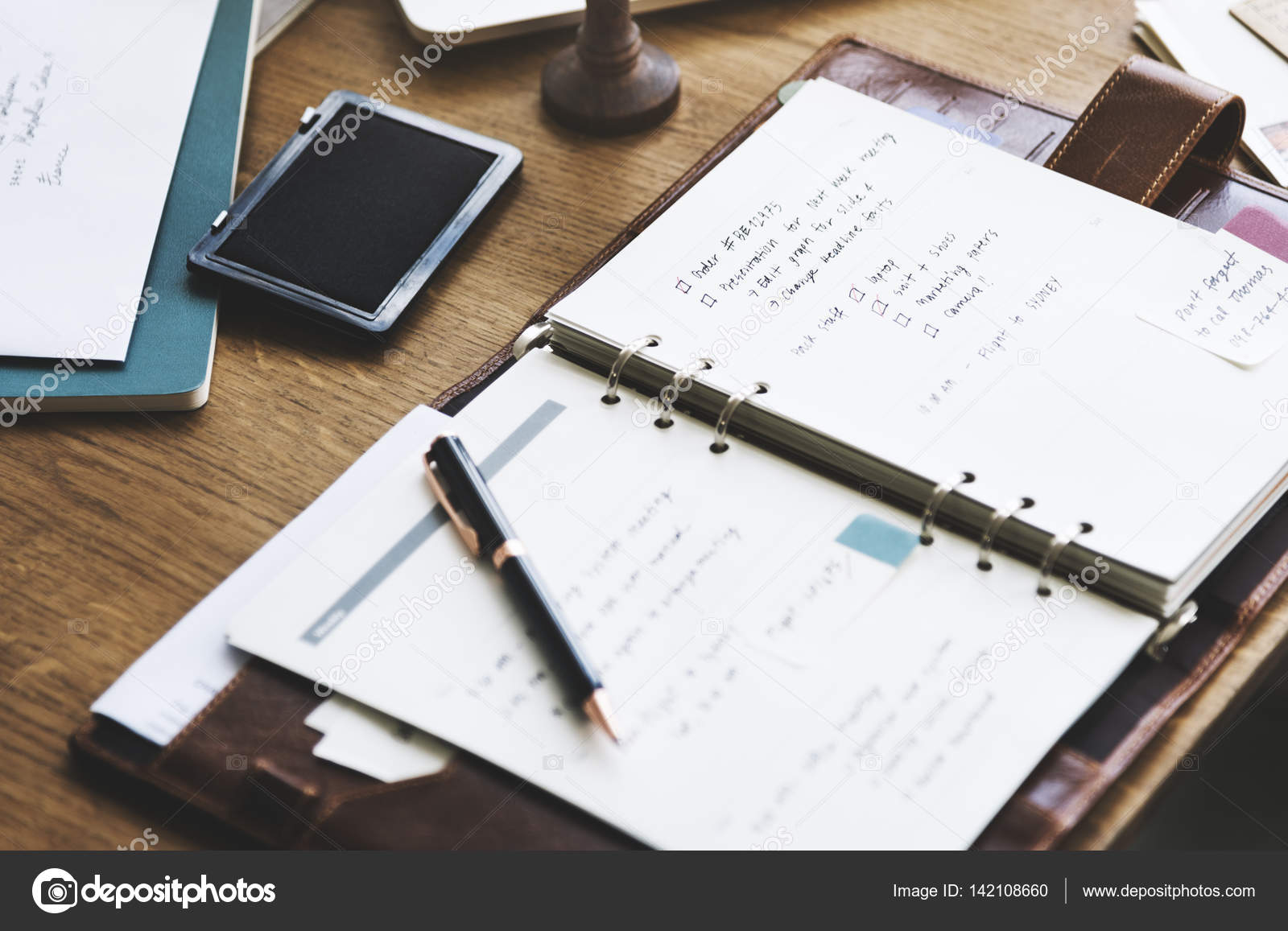 Açık defter kalem ile — Stok Foto © Rawpixel #142108660