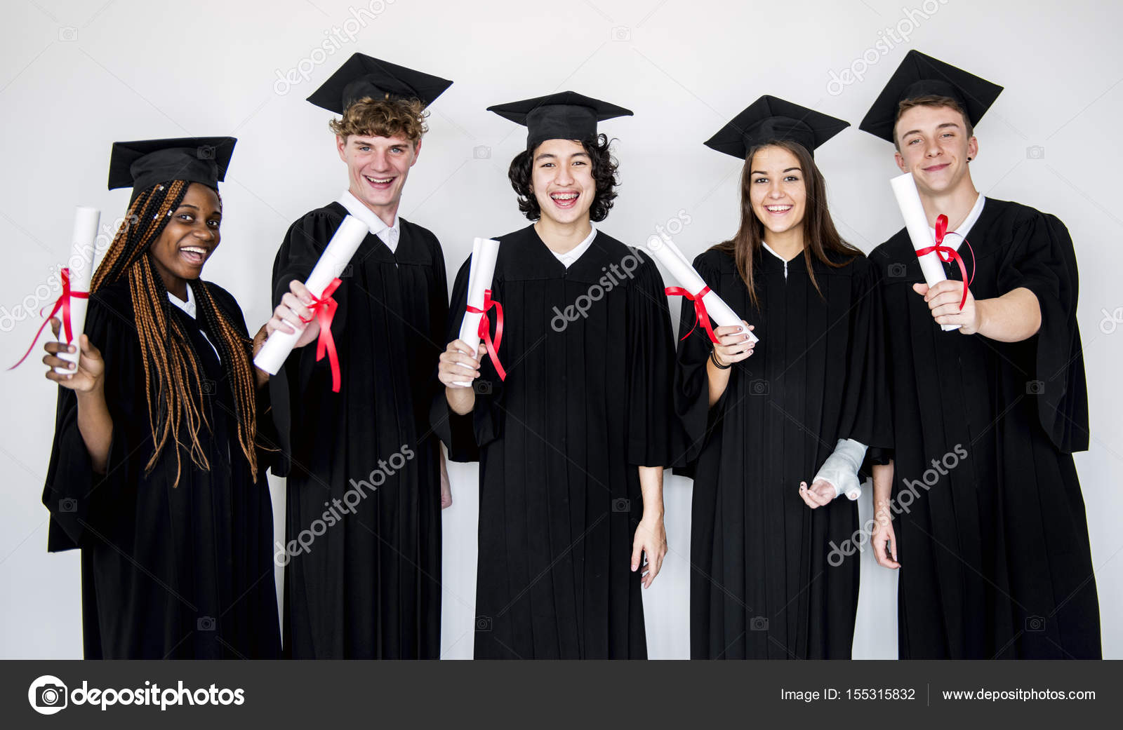 Students wearing graduation caps and gowns Stock Illustration by ...
