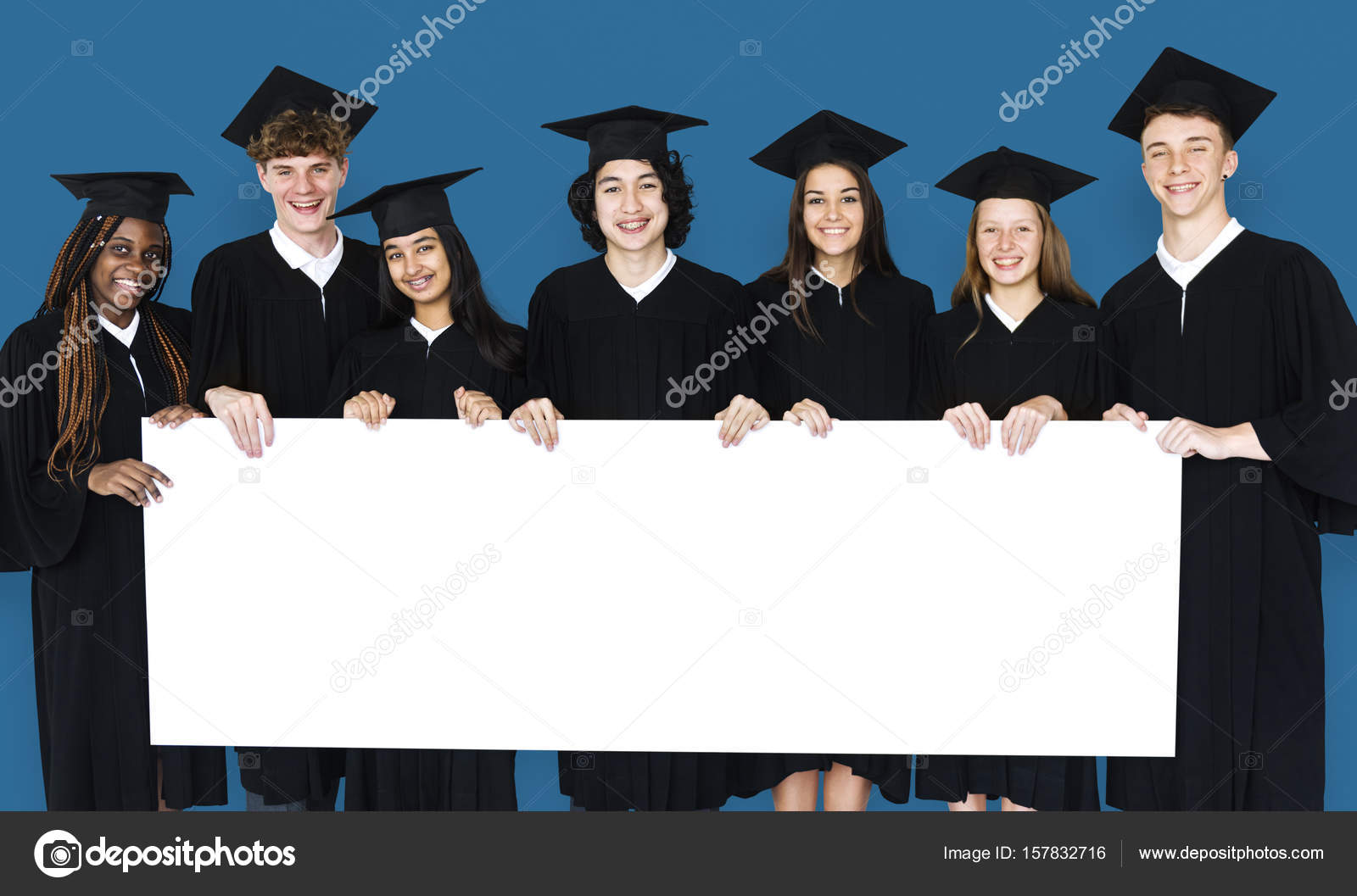 Студенти, які порожній плакат — Стокове фото © Rawpixel #157832716