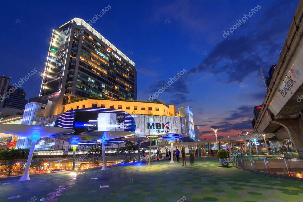 MBK sky walk / Walk camino nuevo diseño frente al centro comercial MBK centro en Bangkok 2023