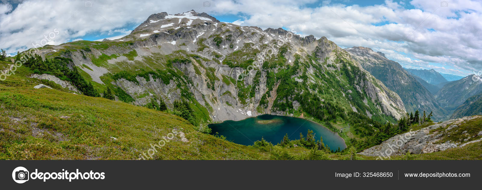 Doubtful Lake Below Sahale Arm and Peak — Stock Photo © kvddesign ...
