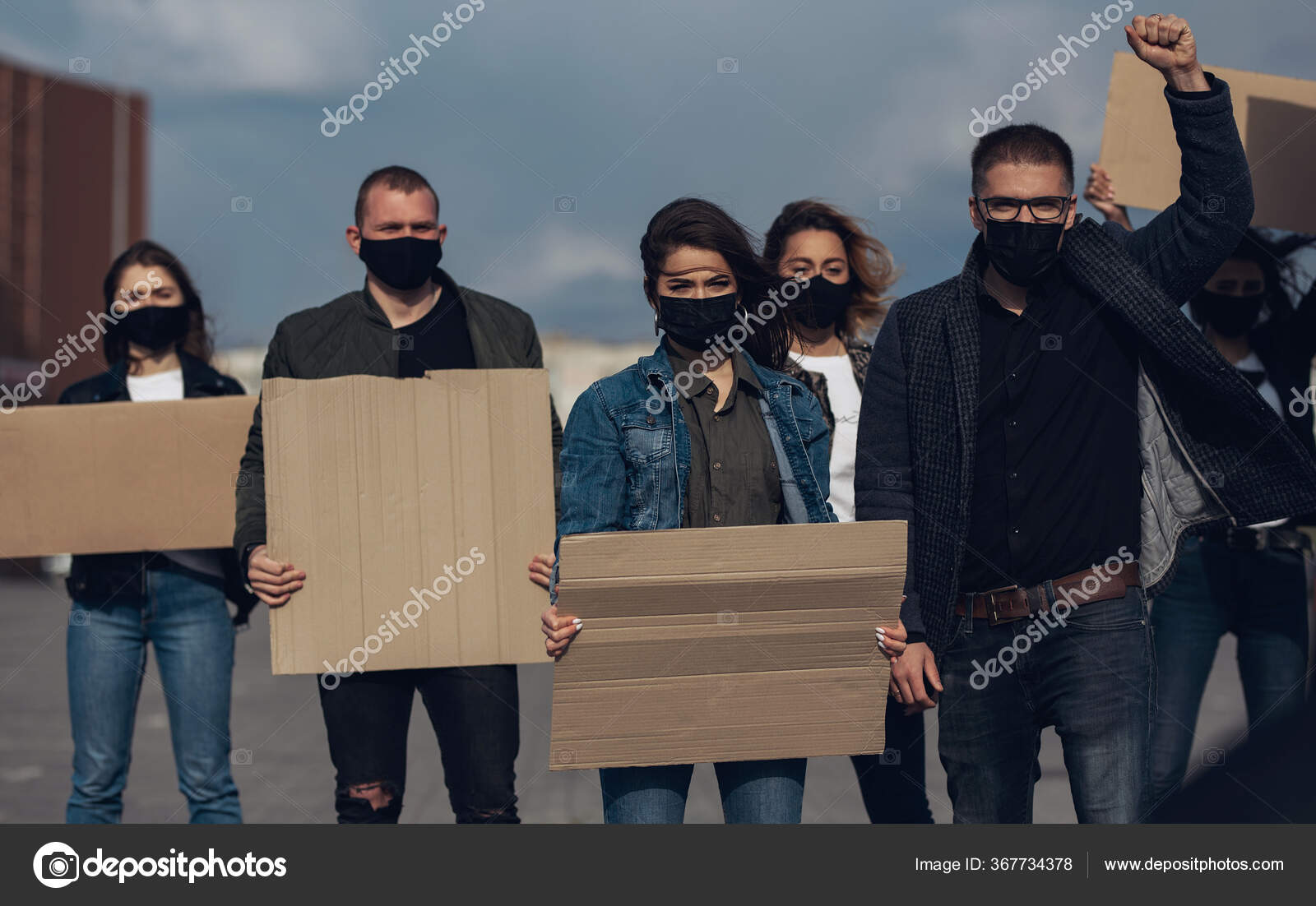 Diversos Grupos Personas Protestando Con Cartel Blanco Protesta Contra ...