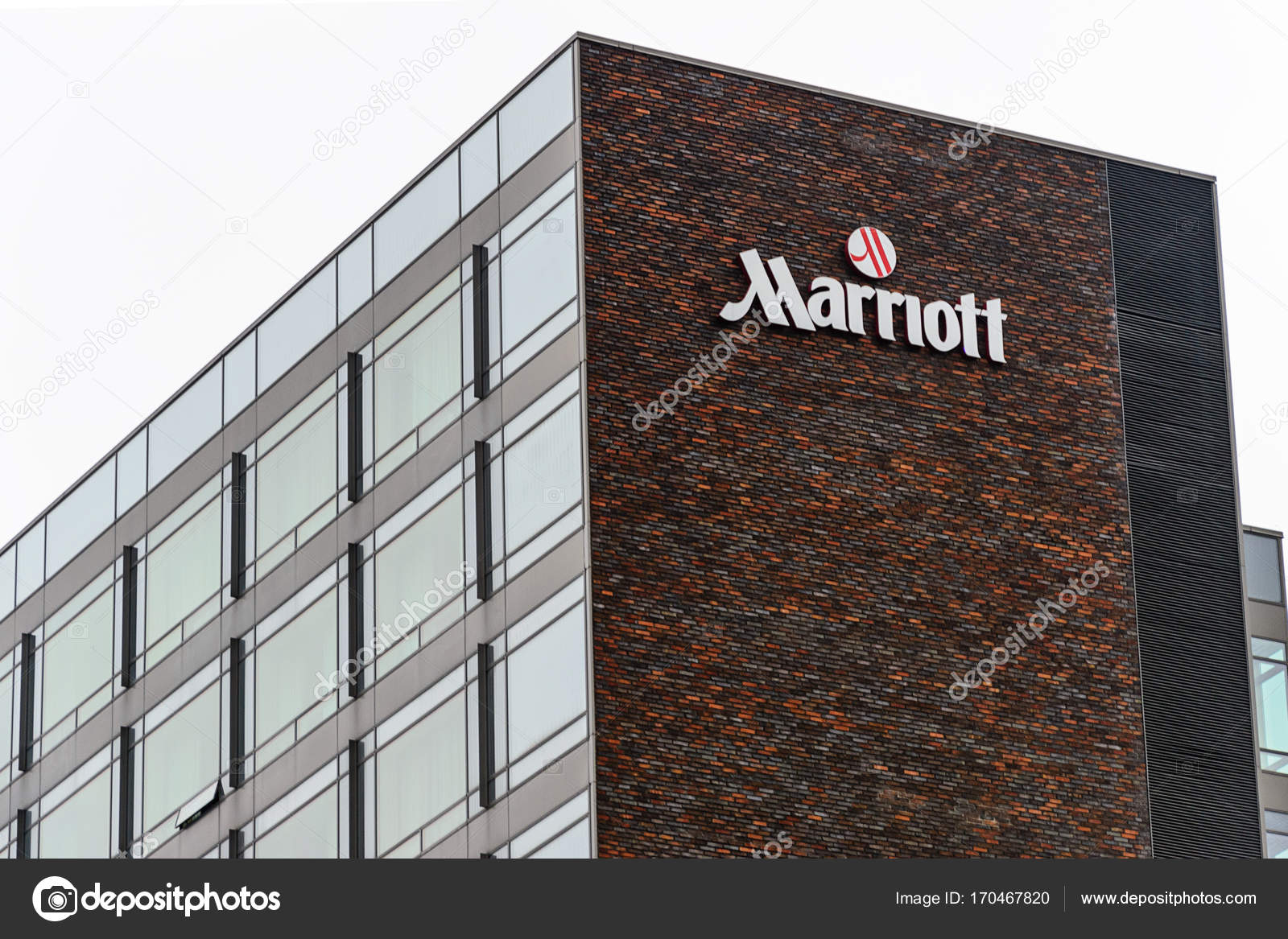 Marriott Hotel Sign — Stock Editorial Photo © wdnet #170467820