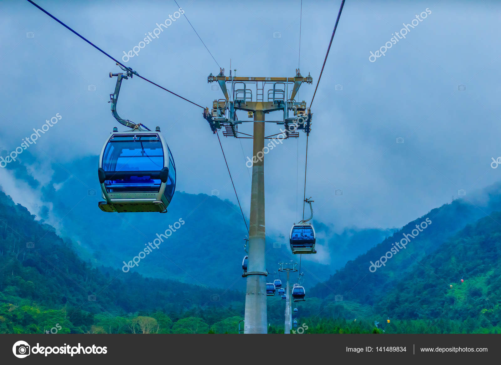 Sun Moon Lake Ropeway Scenic Gondola Cable Car Service Connects — Stock ...
