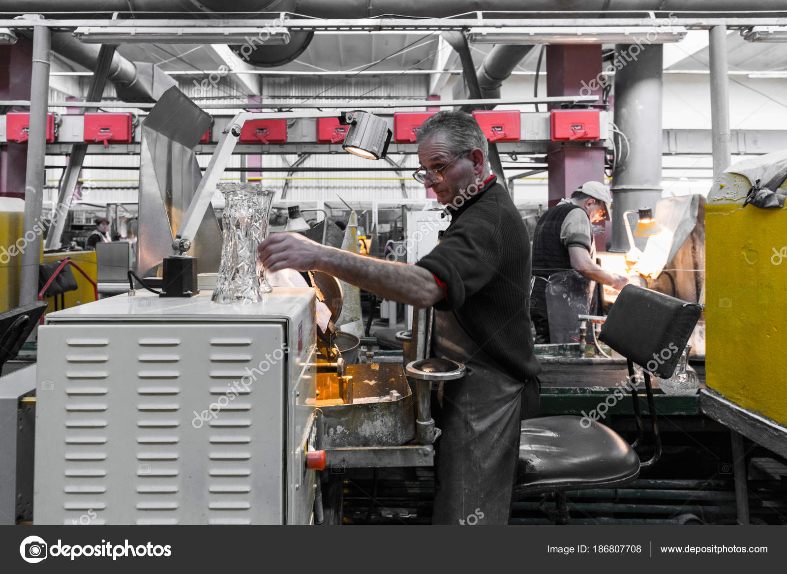 Men Creating Different Crystal Glasses Glass Factory – Stock Editorial ...