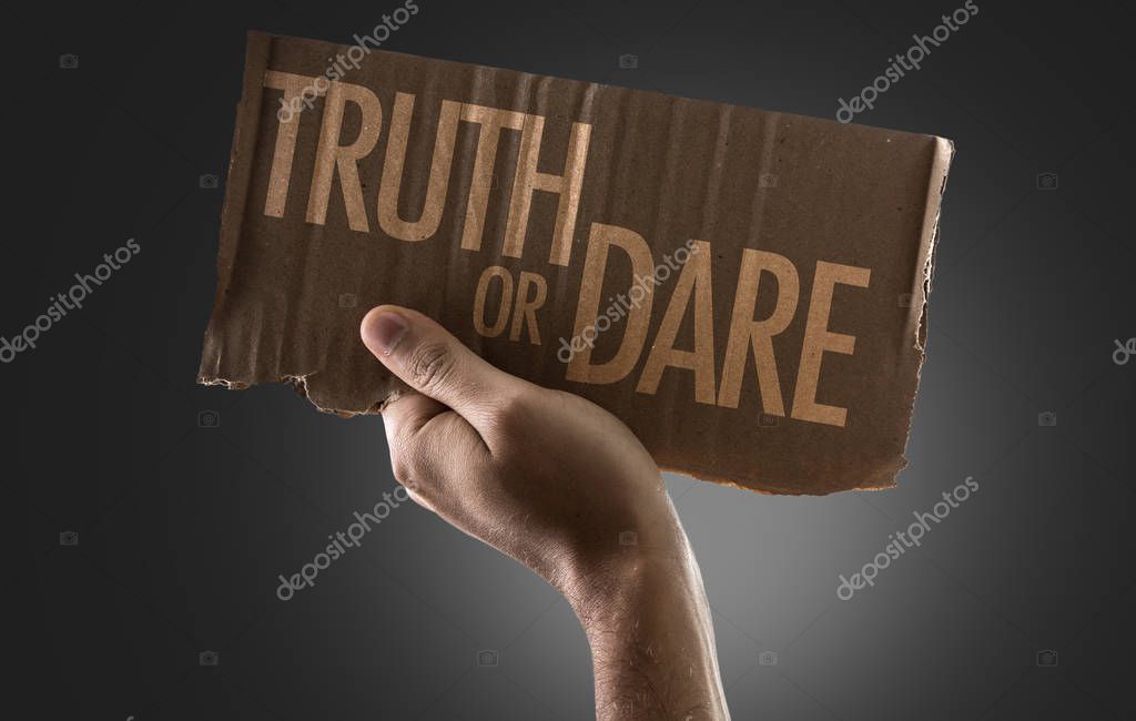 Cardboard with sign truth or dare — Stock Photo © gustavofrazao #129541962
