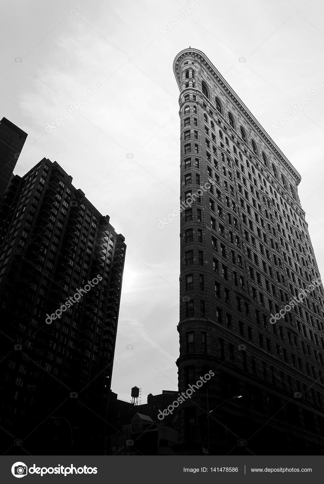 Flatiron Building in New York City — Stock Editorial Photo © rarrarorro ...