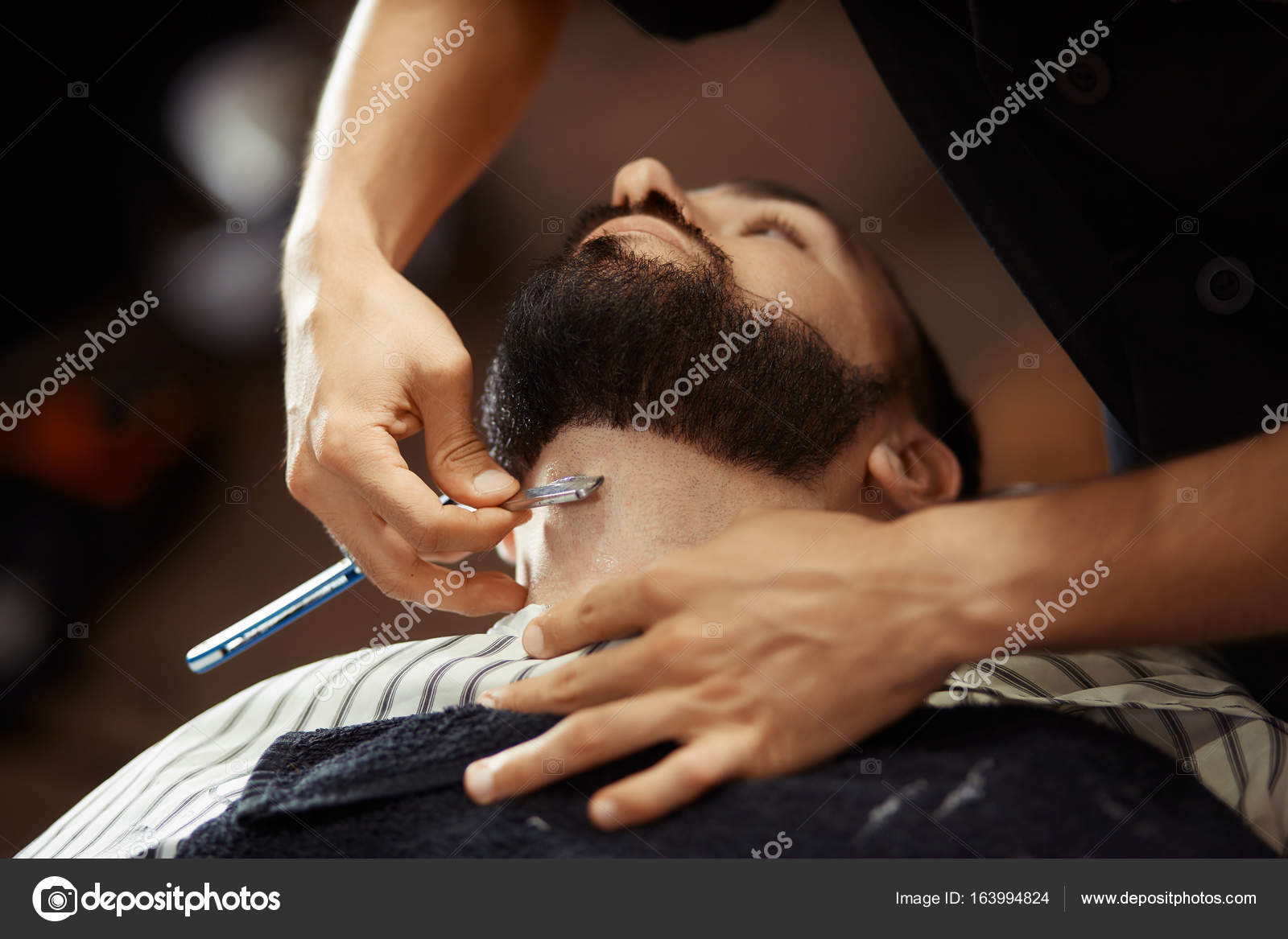 Crop man grooming client — Stock Photo © lyashik #163994824