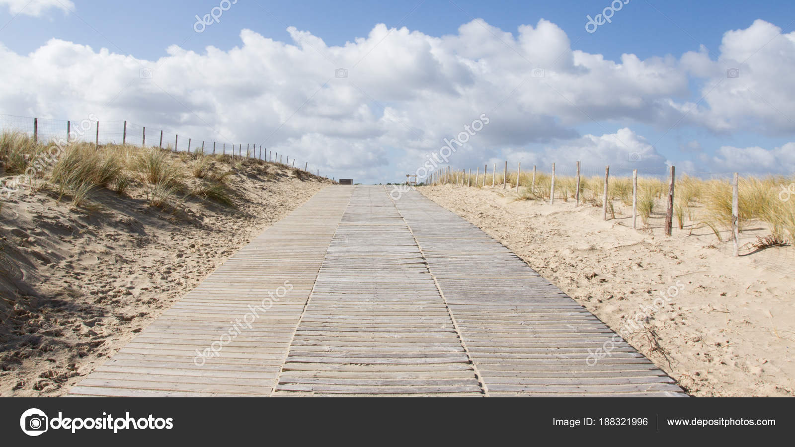 Wooden Path Sea Sand Dunes Ocean View Summer — Stock Photo © OceanProd ...