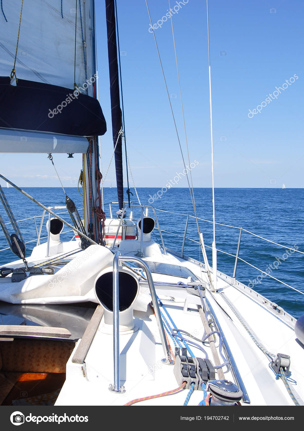 Details Sailing Ship Equipment Boat Sailing Water Sunny Day — Stock ...