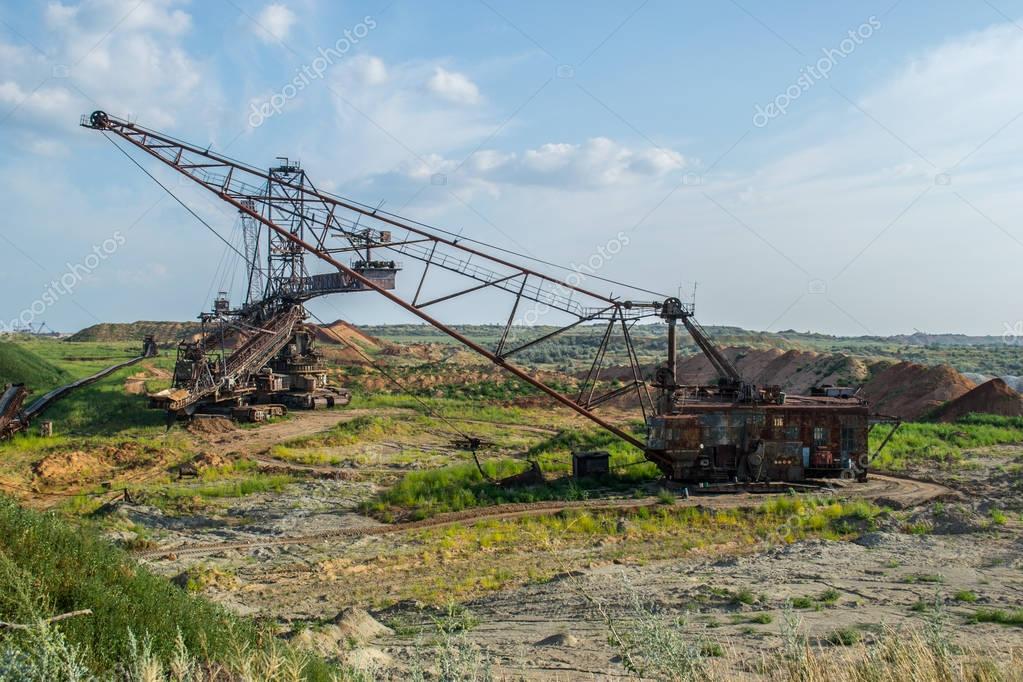 La excavadora más grande del mundo trabajando, Bagger 228, Ucrania ...