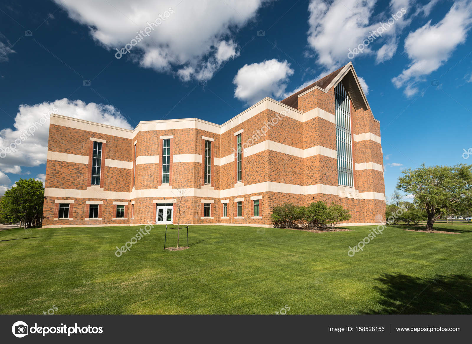 Darrell W. Krueger Library at Winona State University — Stock Photo ...