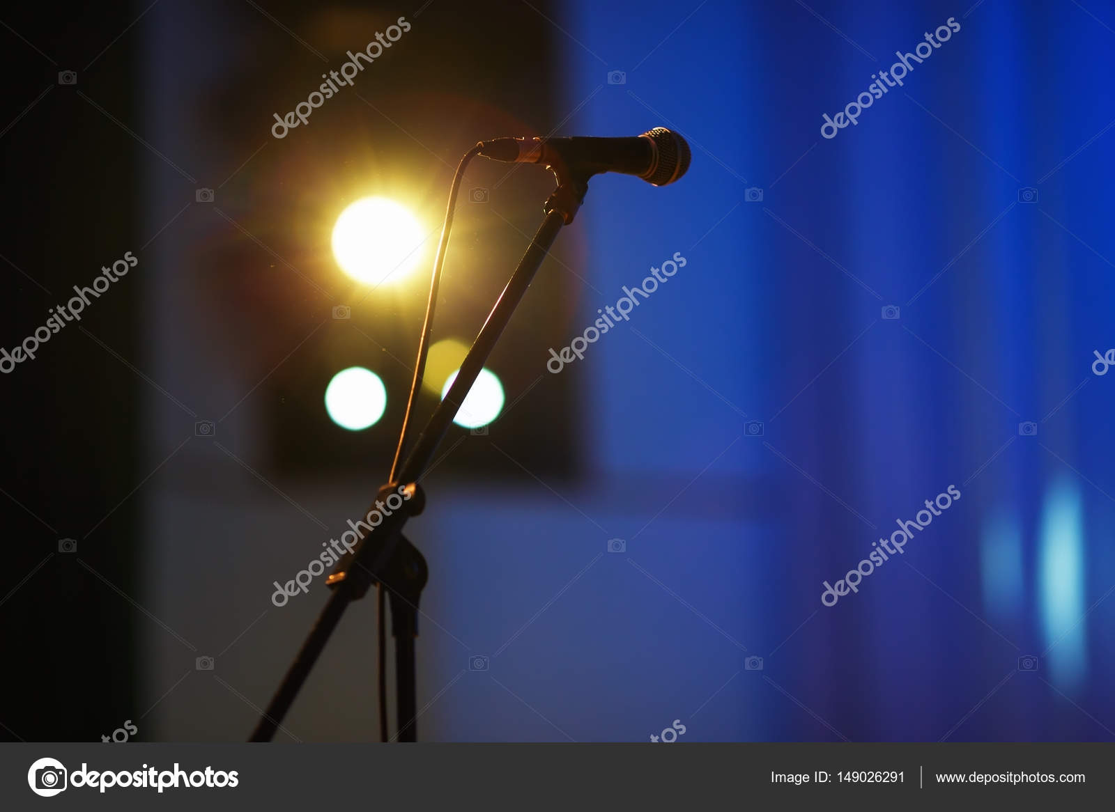 Microphone on stage Stock Photo by ©Veresovich 149026291