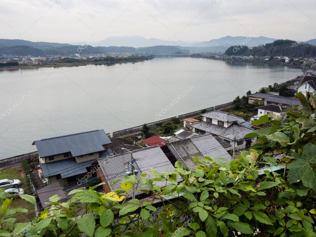 Vista de la ciudad de Kitsuki desde la cima del castillo de Kitsuki ...