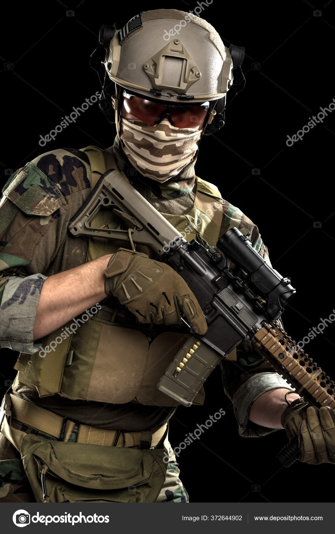 Soldado Del Cuerpo Infantería Marina Con Rifle Filmado Estudio Aislado ...