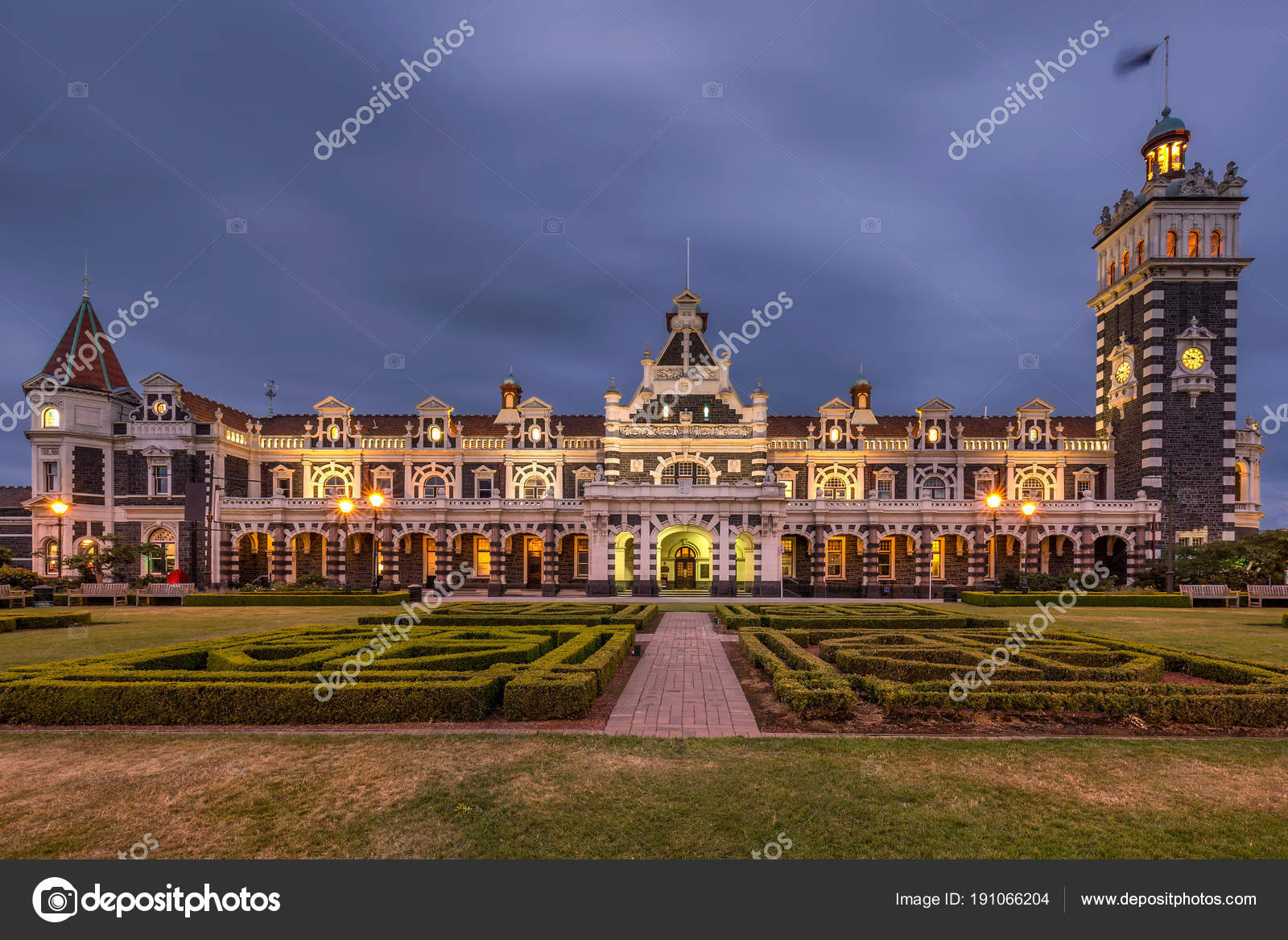 Dunedin railway station Stock Photo by ©RuslanKal 191066204