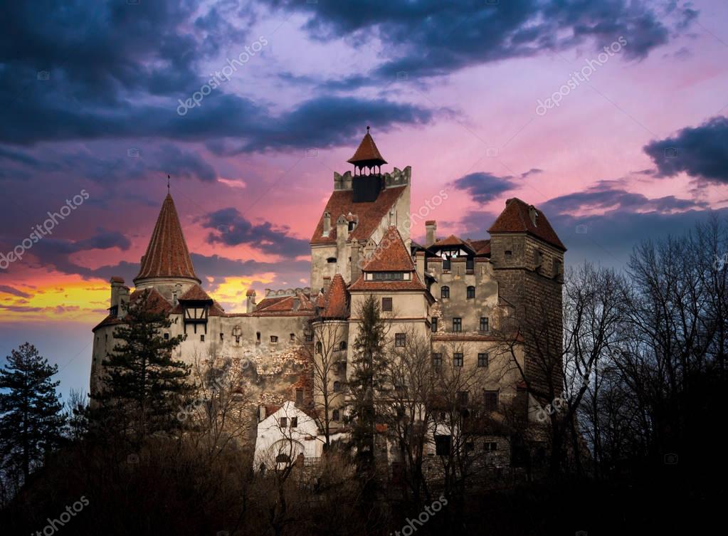 Castillo de Bran, Transilvania, Rumania, conocido como "Castillo de ...
