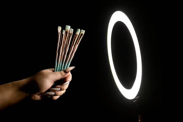 Ring light Stock Photos, Royalty Free Ring light Images | Depositphotos