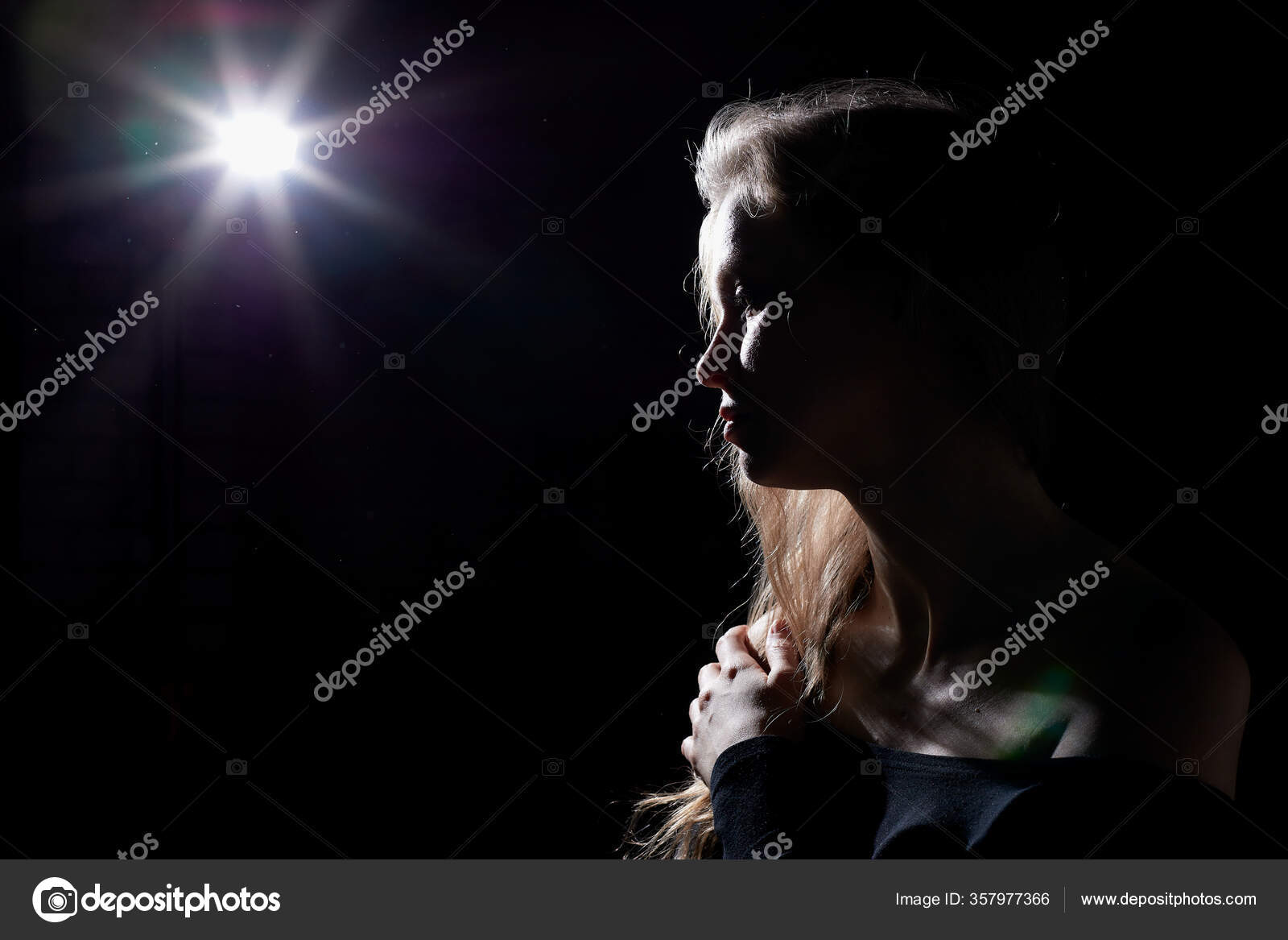 Portrait Girl Illuminated Contour Light Flash Black Dsrk Background ...