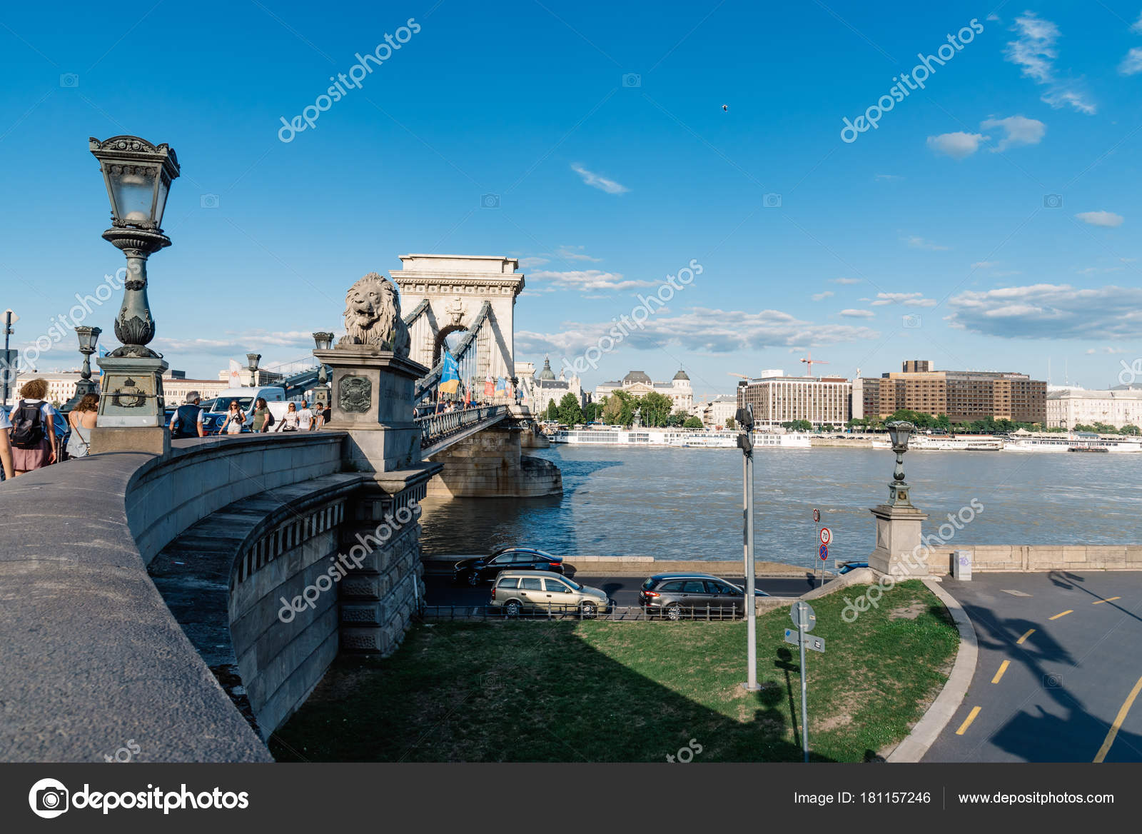 Szechenyi Chain Bridge over Danube River in Budapest – Stock Editorial ...