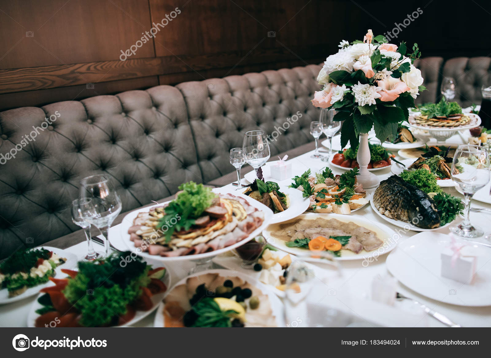 Esstisch Voller Essen