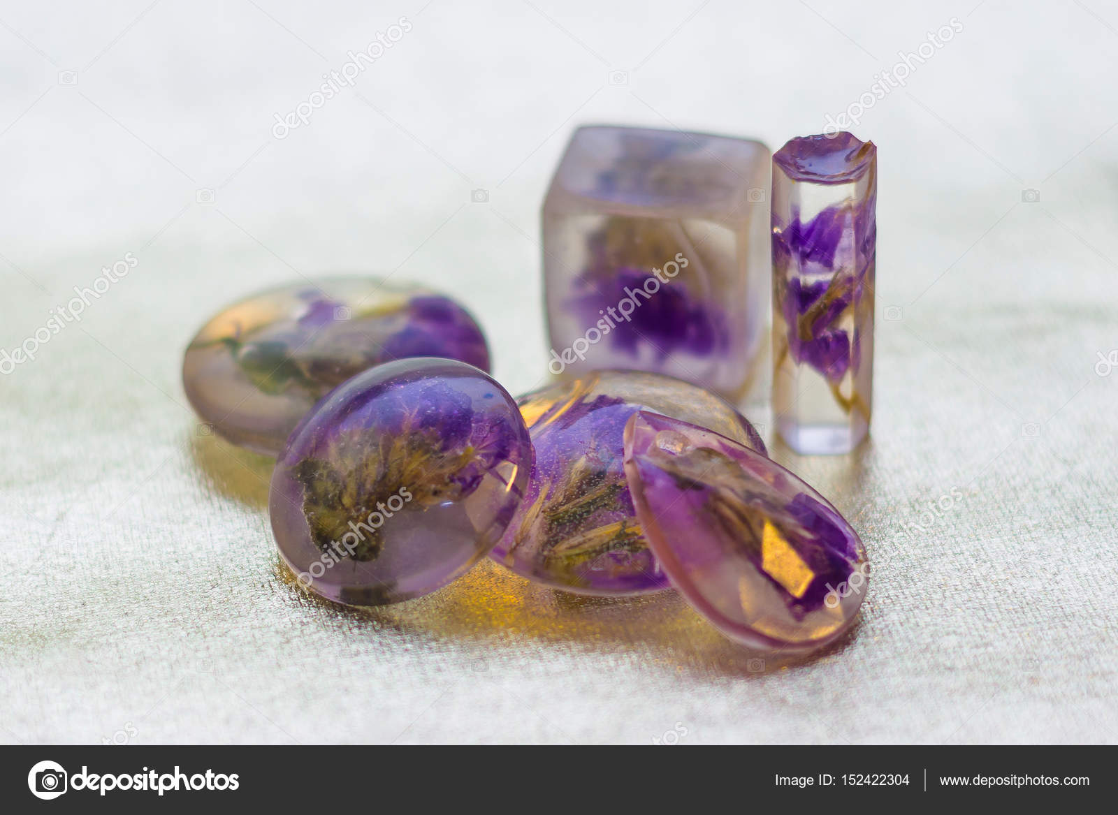 Crystals made of epoxy resin with Limonium — Stock Photo © nelladel ...
