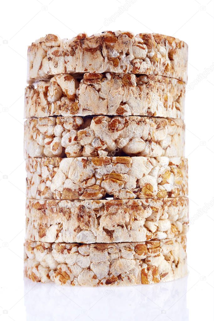 Pan crujiente de trigo redondo, fondo blanco. Composición del pan ...