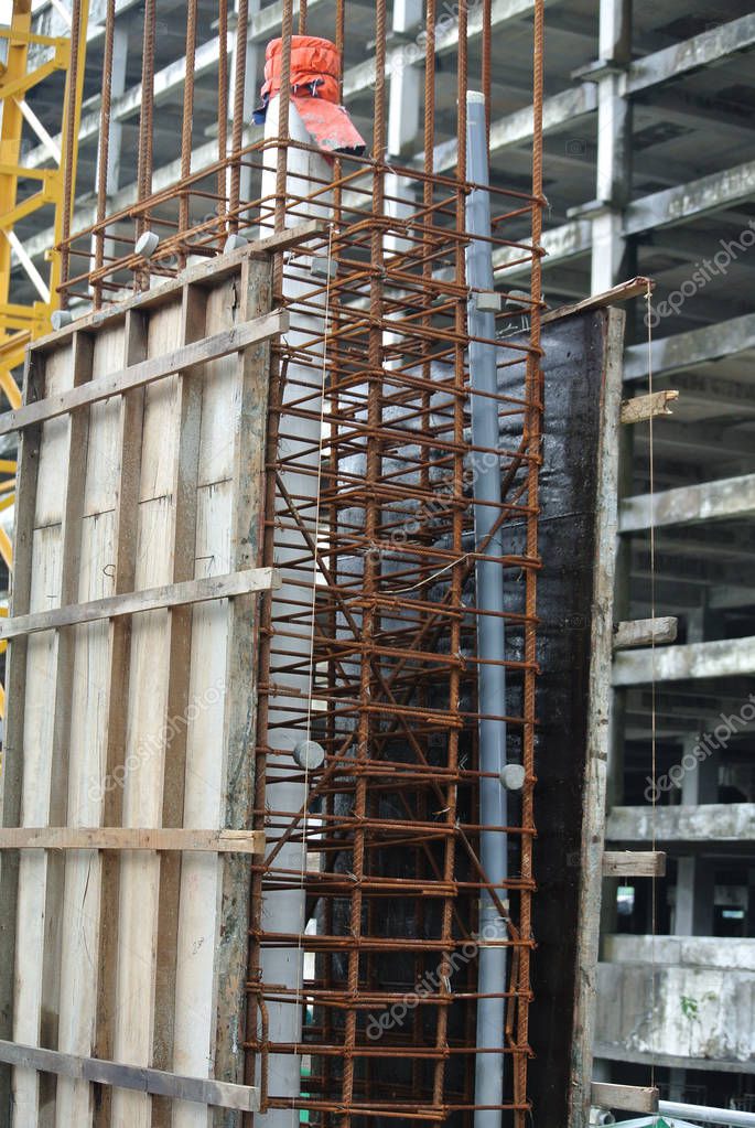 Concrete column reinforcement bar at the construction site — Stock ...