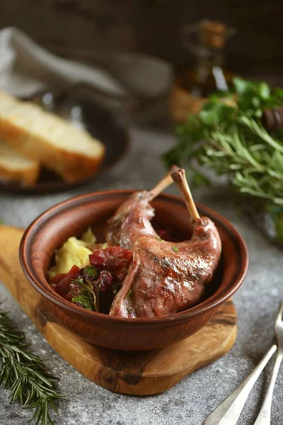 Pato confit tradicional Stock Photos, Royalty Free Pato confit ...