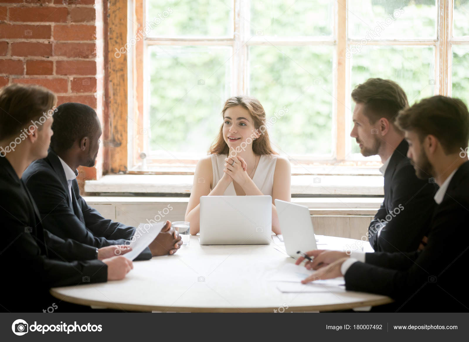 Foto De Mujer De Reunion - J Link Rencontre