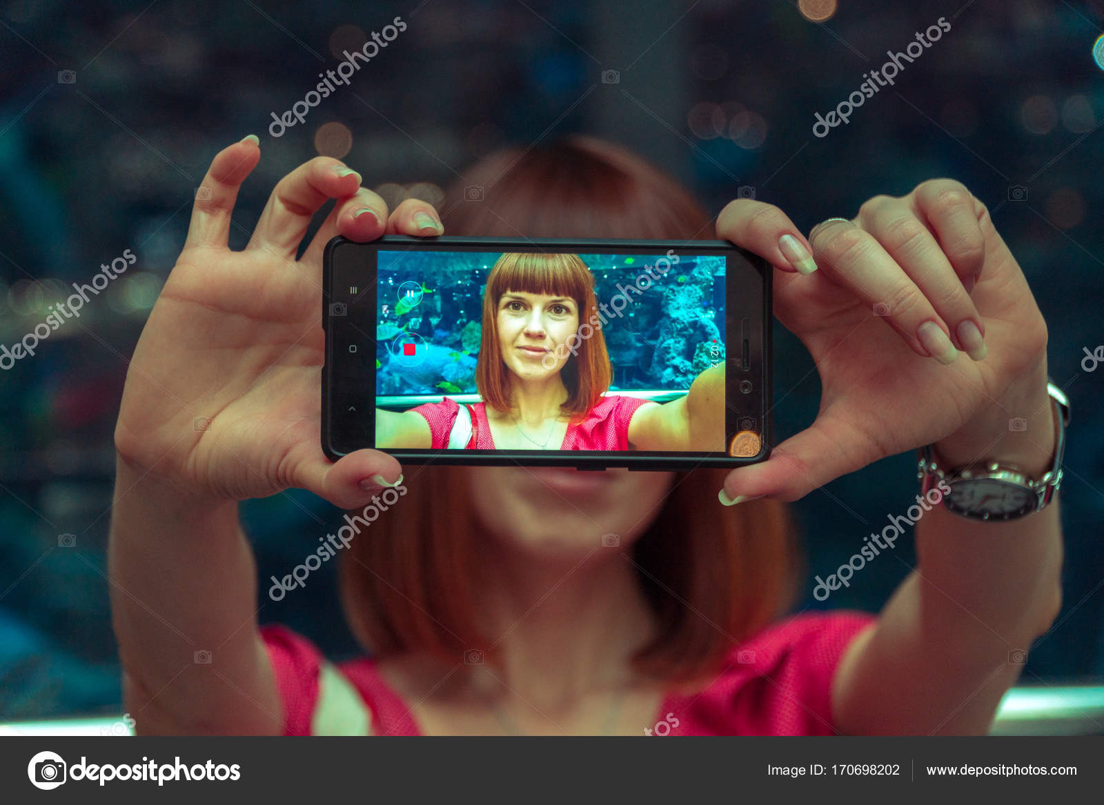 Selfy from the phone. The girl shoots herself on the phone. — Stock ...