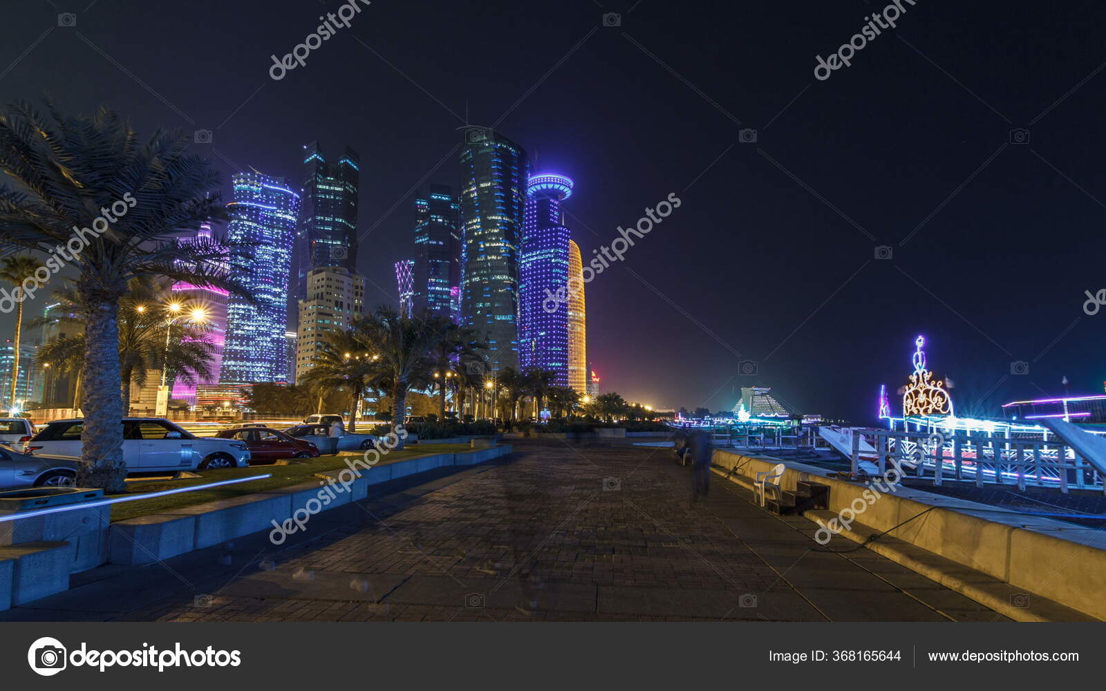 Skyline Doha Night Walkway Seen Corniche Timelapse Qatar Palms Boats ...