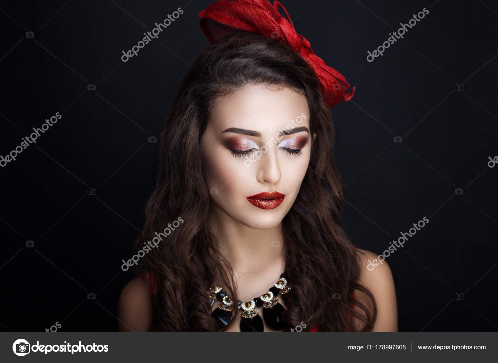 Woman make up — Stock Photo © OlgaOsa #178997608