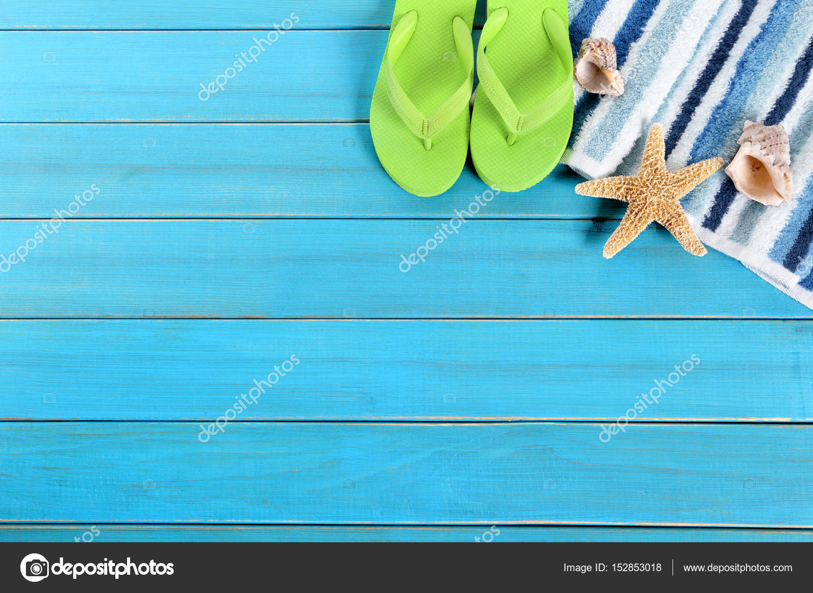 Summer beach background border, flip flops, starfish, copy space Stock ...