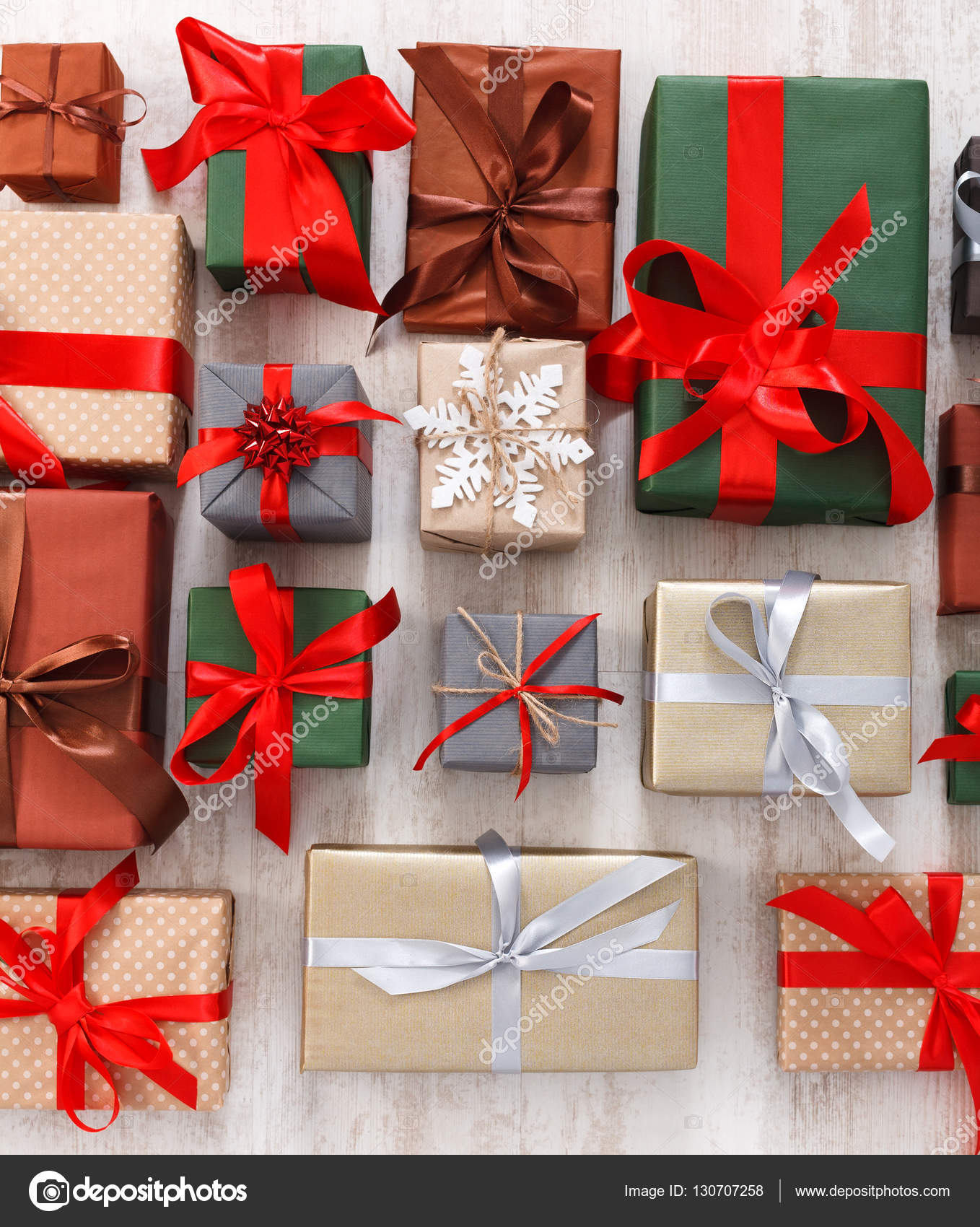 Lots of Gift boxes background, christmas presents in paper Stock Photo ...