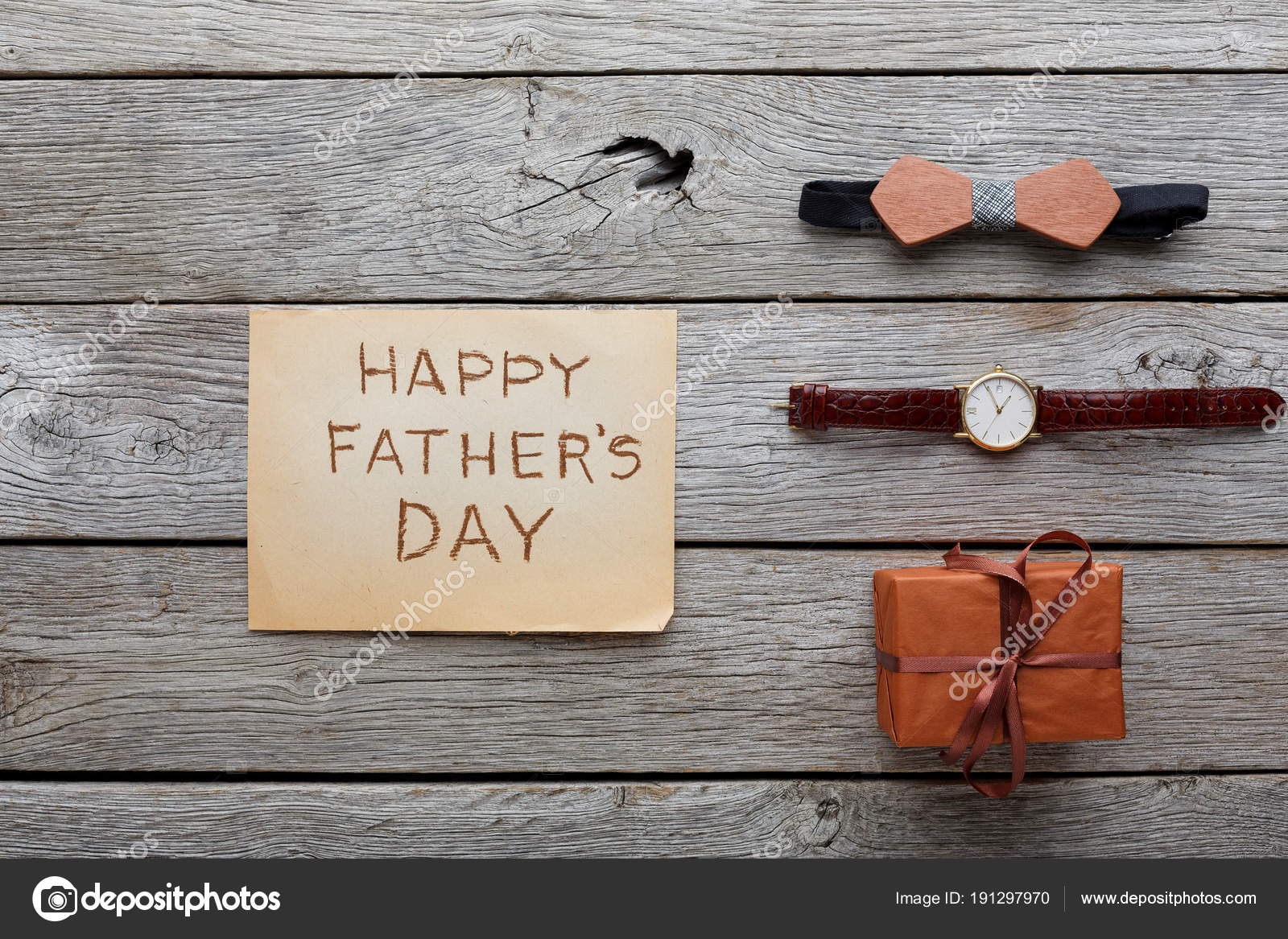 Happy Fathers Day card on rustic wood background — Stock Photo © Milkos ...