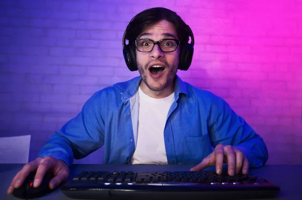 Gamers Stock Photos, Royalty Free Gamers Images | Depositphotos