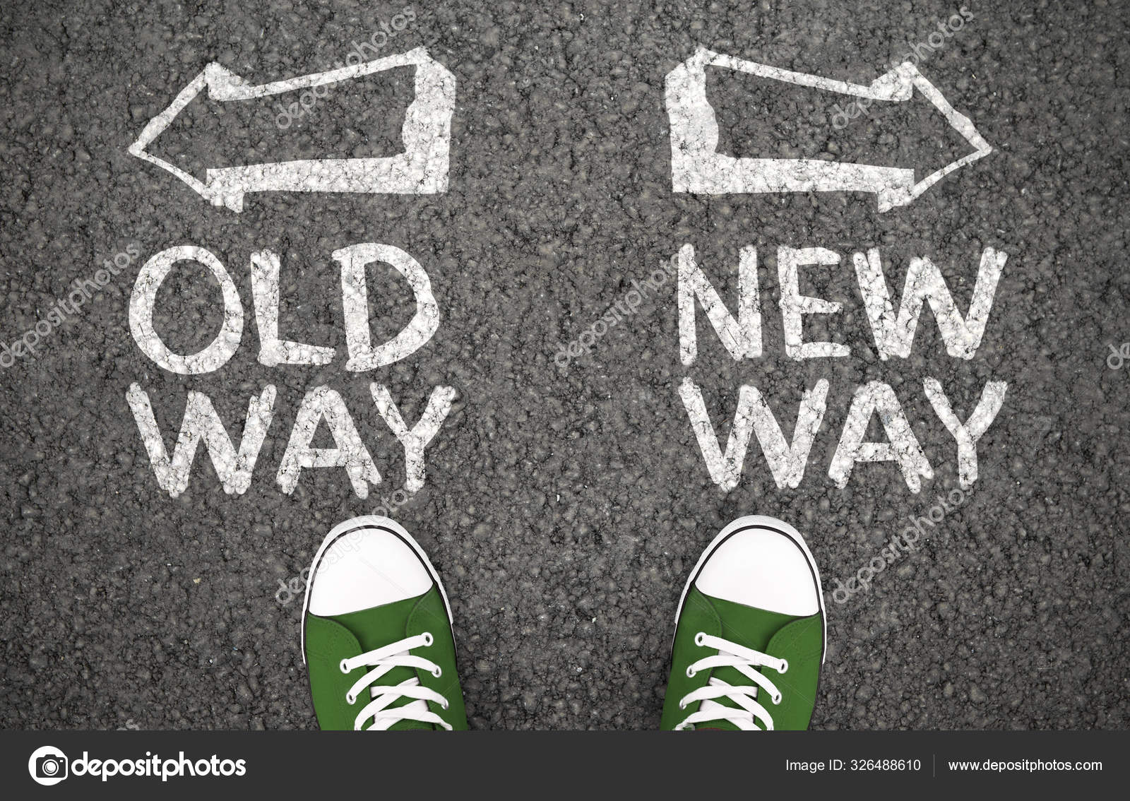 Elección entre viejo y nuevo camino con flechas — Foto de stock ...